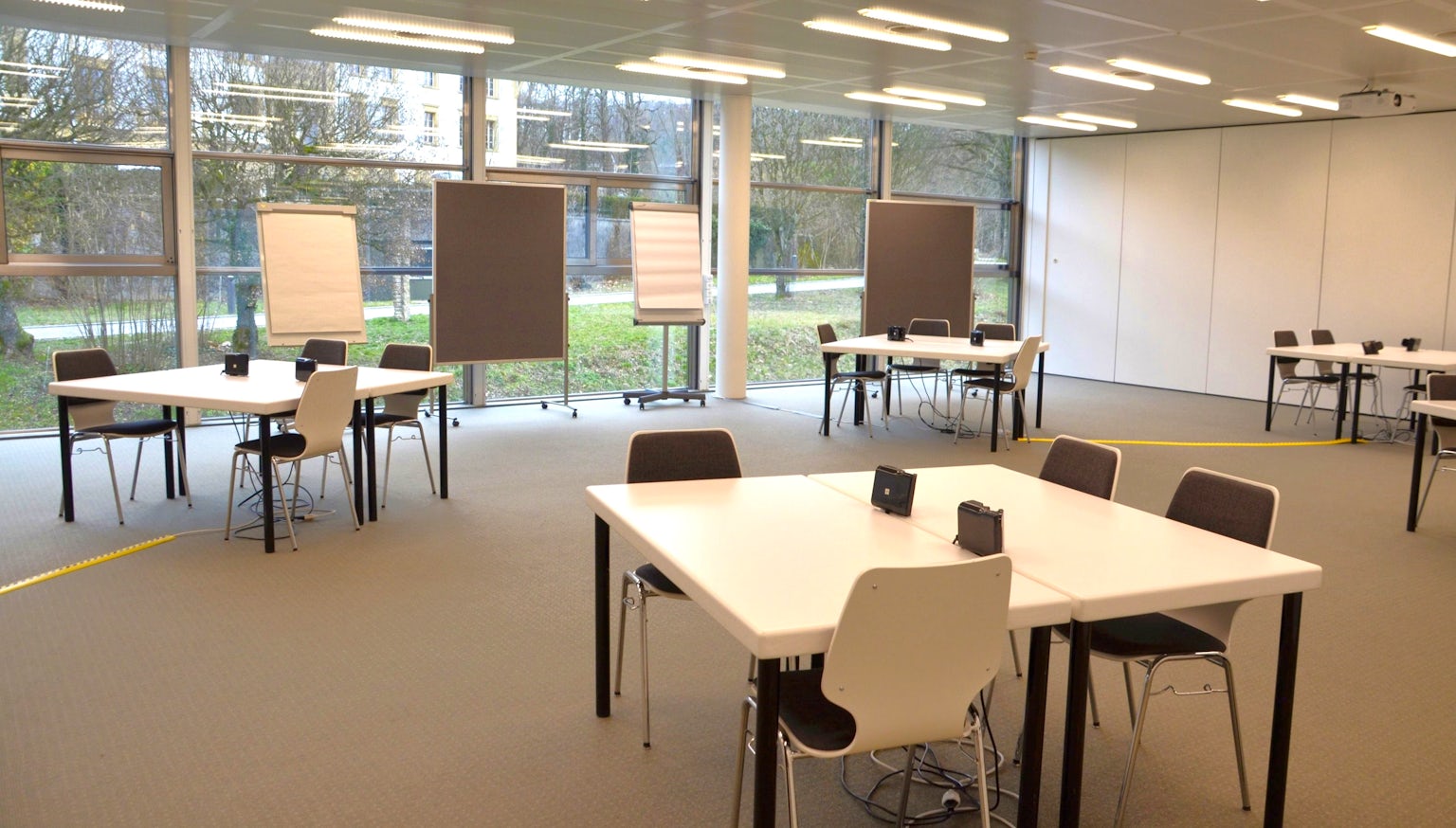 The spacious L Room | SBB