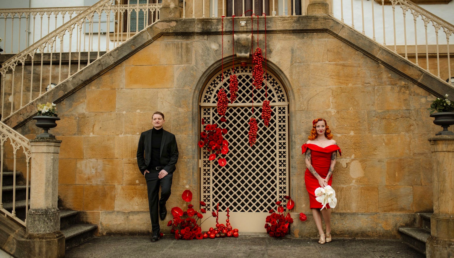 The stately castle courtyard | SBB