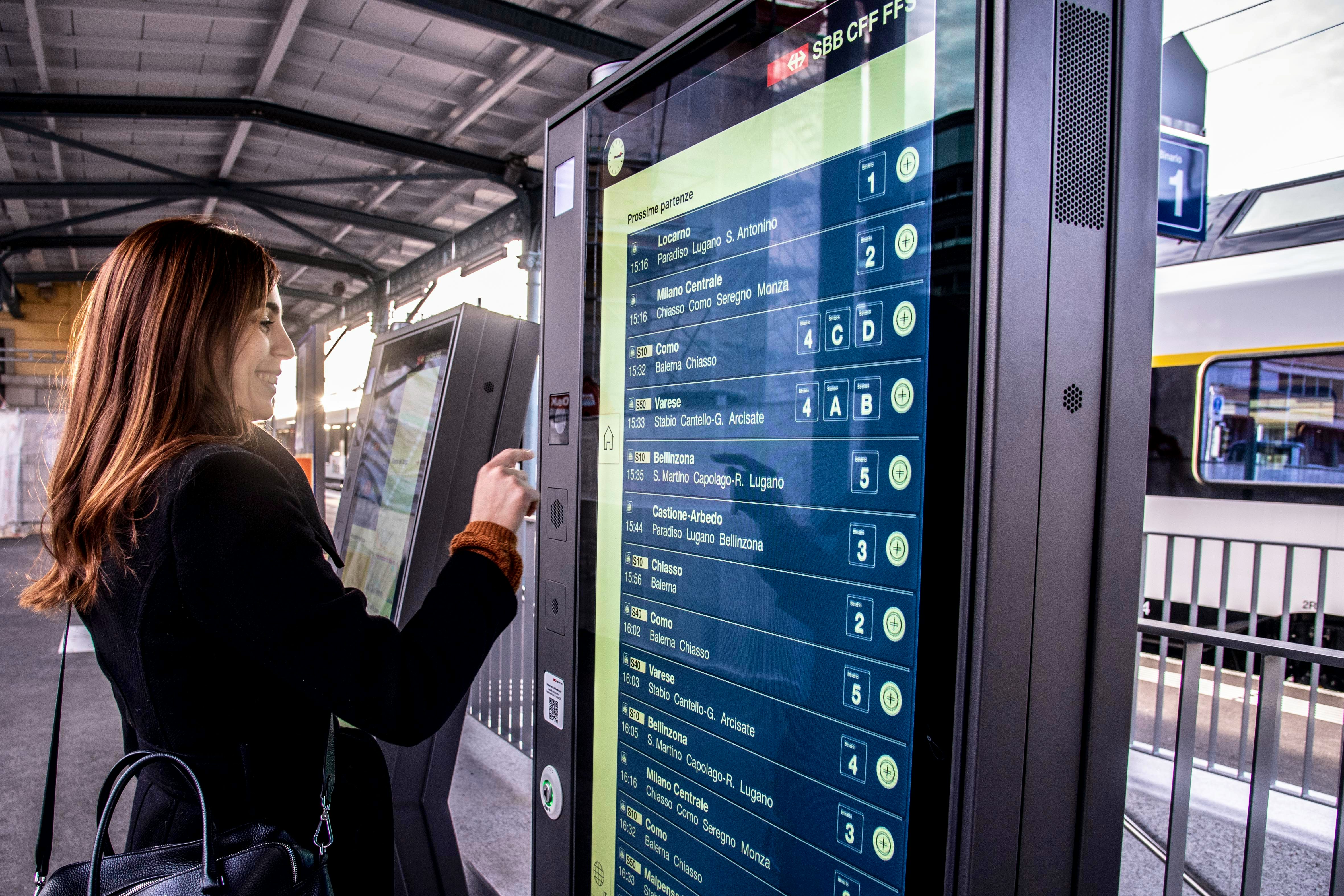 Smart information displays at the station | SBB
