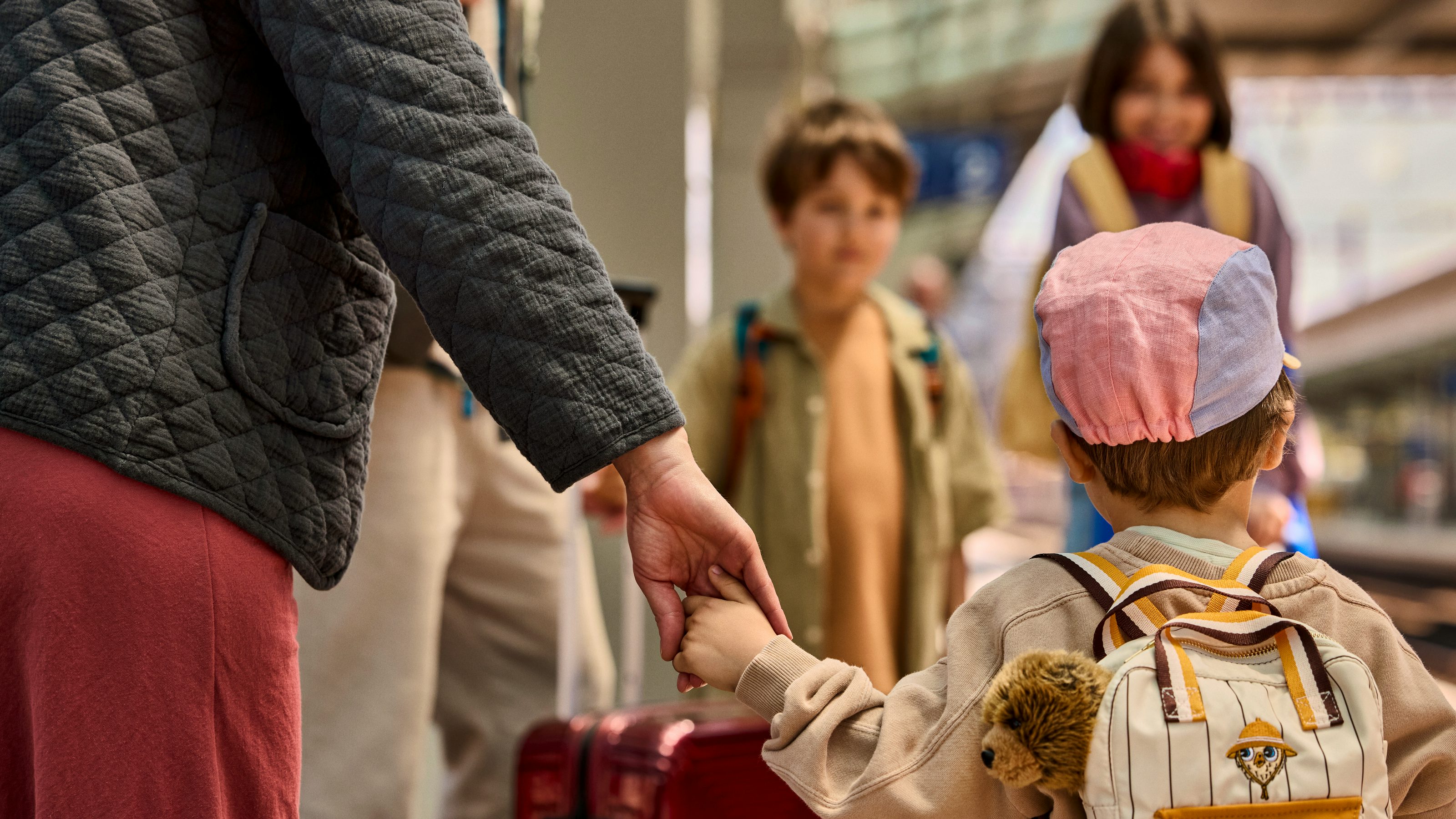 Sicheres Verhalten am Bahnhof, im Zug und in Gleisnähe | SBB