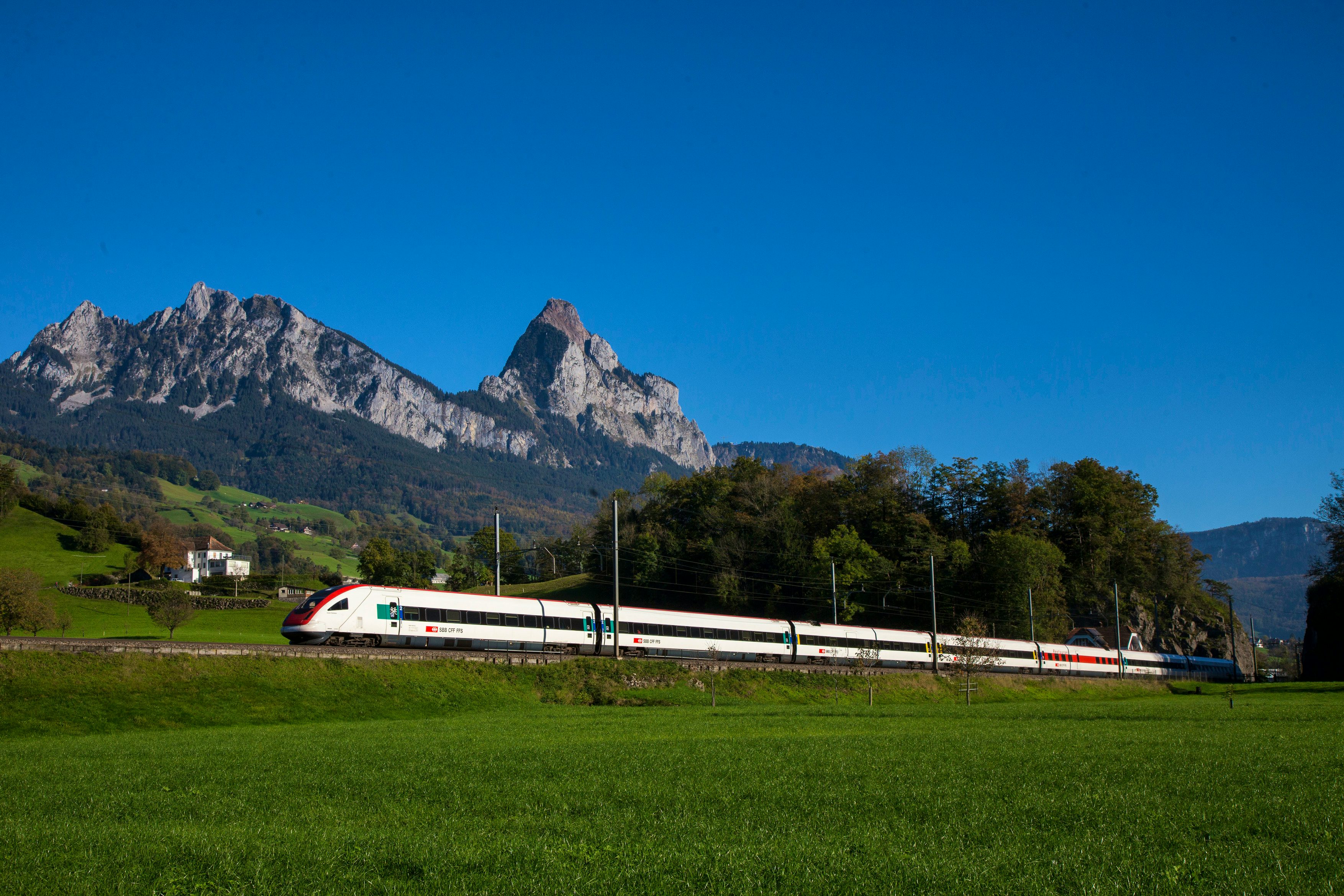 ICN: the InterCity tilting train connects Switzerland’s city centres | SBB