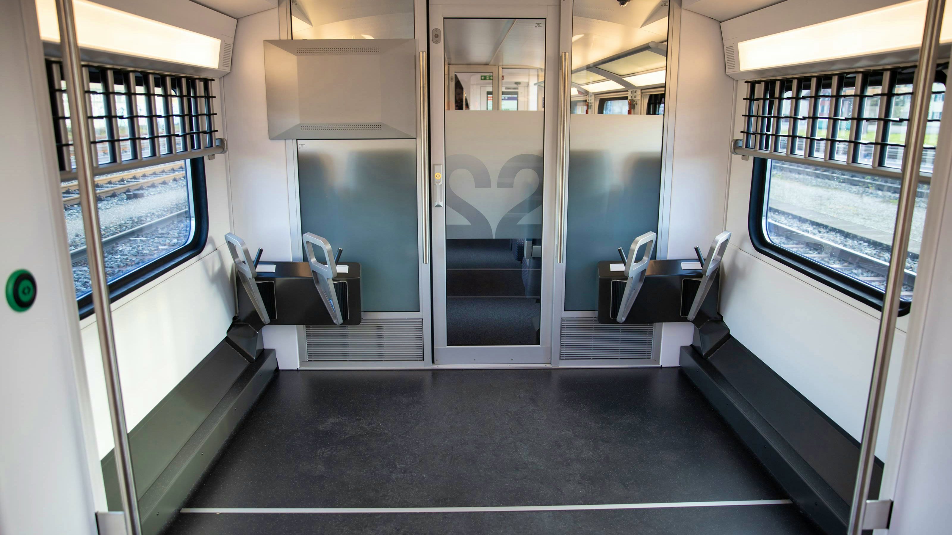 New IR double-decker: New interregional double-deck train | SBB